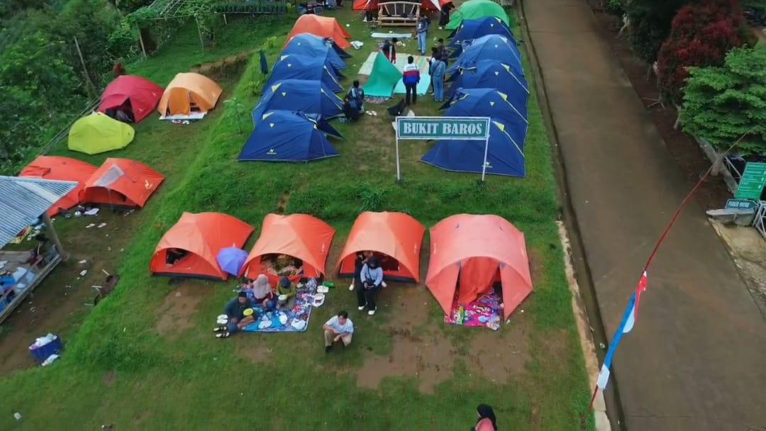 Akhir Pekan di Bukit Baros Ciamis, Panorama Alam Sejuk hingga City ...